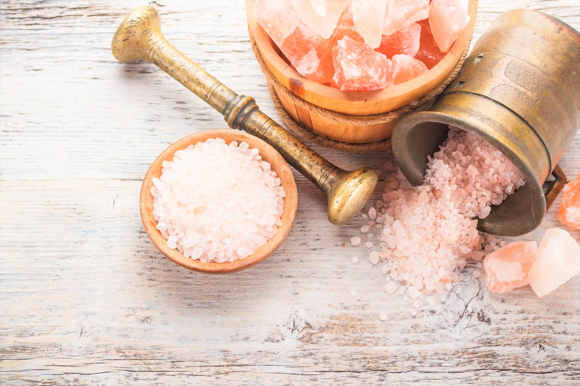 Purifica le vie respiratorie con l'inalazione del sale rosa dell'Himalaya