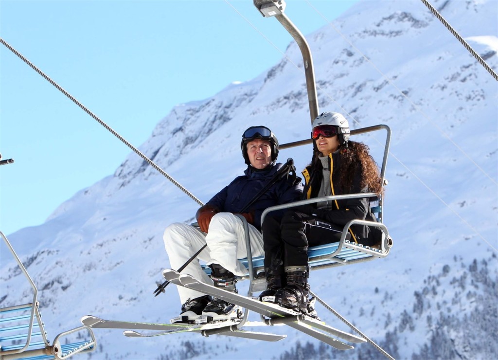 Ex modella e presentatrice, Afef ha appena compiuto 50 anni. Ma pochi ...