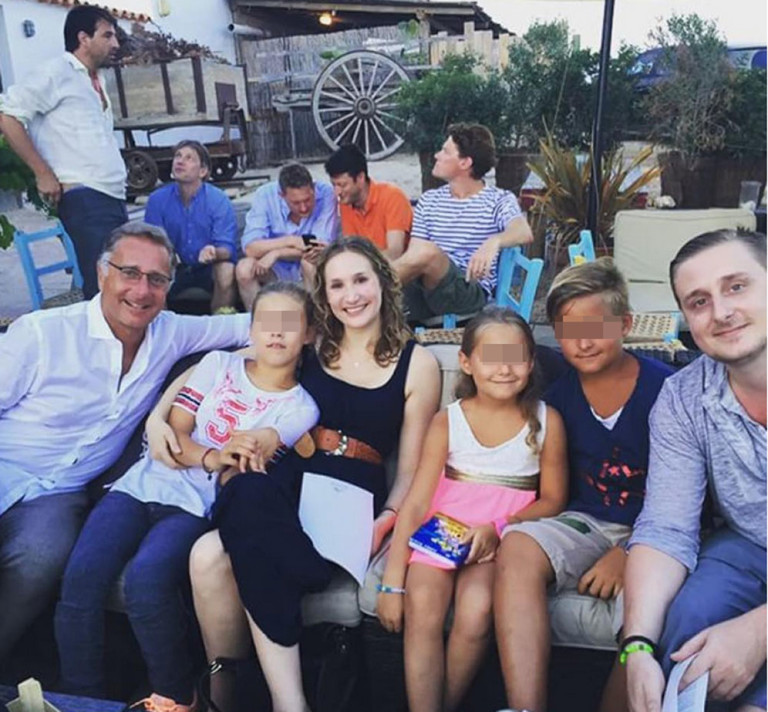 “Il mio papà? Beh, lui in casa…”. Paolo Bonolis, eterno Peter Pan: il ...